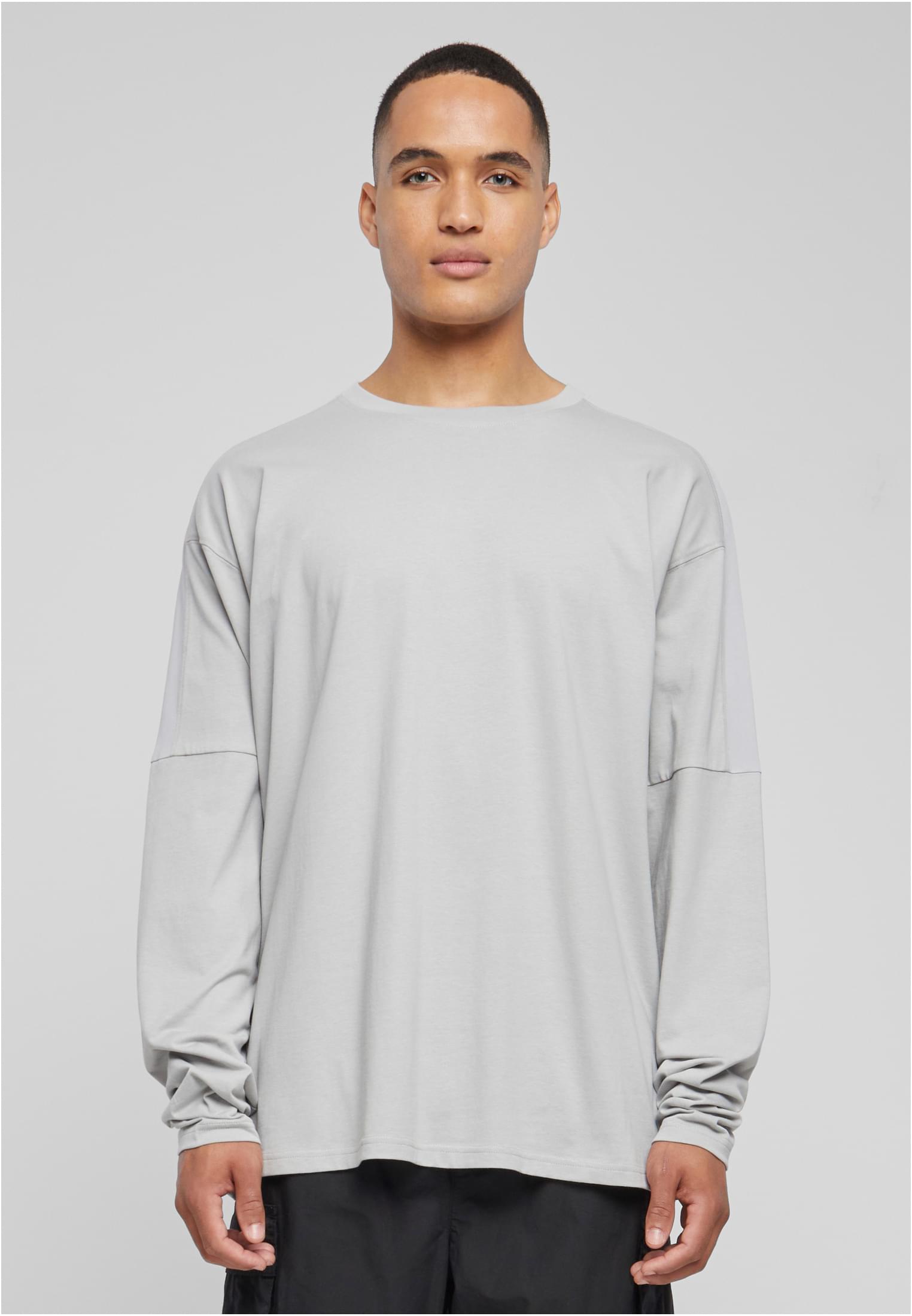 UC Raglan Back Longsleeve